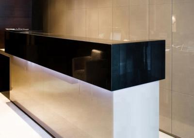 Cina Spessore di vetro indietro dipinto classico 5mm del nero per mobilia decorativa in vendita