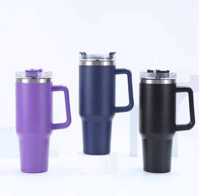 Cina Vehicle Mounted Stainless Vacuum Sealed Bottle Insulated With Screw On Lid Custom Logo in vendita