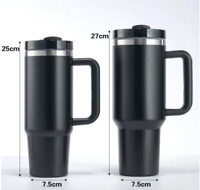Cina Insulated Vacuum Sports Bottle Cup Tumblers 30oz 40oz H2.0 in vendita