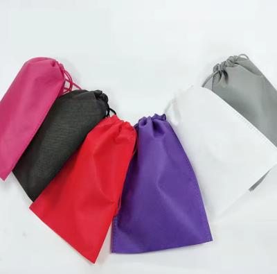 Cina Nonwoven Cotton Small Drawstring Gift Bags For Shoes Clothing Dust Packaging in vendita