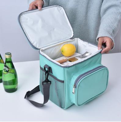 Cina Custom Lunch Cooler Bag Waterproof Insulated Bags For Food Delivery School Office in vendita