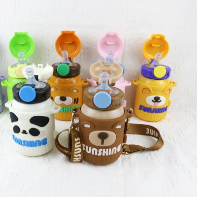 Cina BPA Free 306 Acciaio inossidabile 550ml Termos aspirapolvere Bambini Bambini Flascia di paglia Cartoon Animal Case porta silicone in vendita