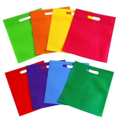 China Groothandel Verschillende grootte Beschikbaar Regenboogkleuren 65gm Milieuvriendelijke herbruikbare niet-geweven cadeautas Te koop