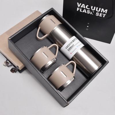 China Dubbele wand roestvrij staal vacuümfles 500 ml geïsoleerde thermos Te koop