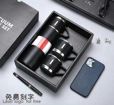 China Dubbele wand roestvrij staal vacuümfles 500 ml geïsoleerde thermos Te koop