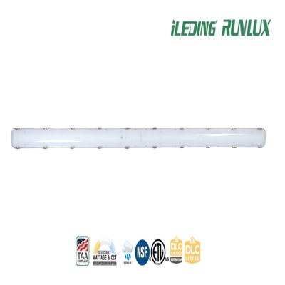 Cina IP66 LED Vapor Proof Light with IK10 Impact Resistance Polycarbonate Housing in vendita