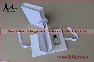 China Fabric Linen DIY Self Mount Peel and Stcik Photo Album Book with USB Box for sale
