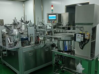 中国 自動医療用製品組立機械 ヨードーフォールキャップ注入コネクタ 販売のため