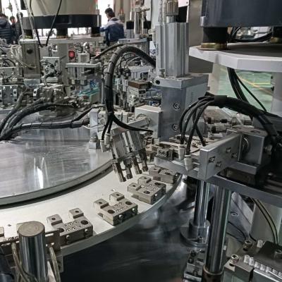 China Customizable Automatic Bottle Capping Machine CE Certificate for sale