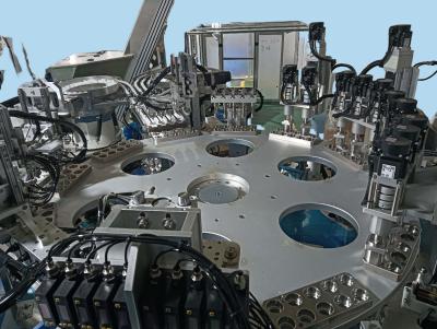 Cina Macchina di assemblaggio Euro Cap in acciaio inossidabile per sacchetti di infusione IV e bottiglie e personalizzabile in vendita