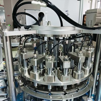 中国 高容量三相五線システムを持つ機械的な二重折りカバーマシン 販売のため