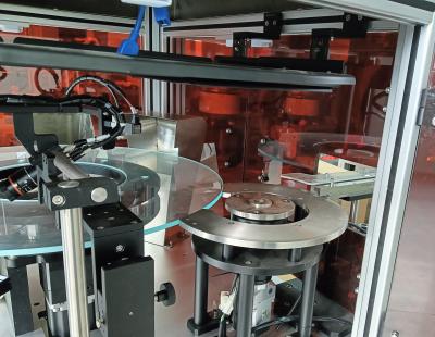 Cina 8000-15000pcs/h Velocità di produzione Euro Cap Assembly Machine per tappi e chiusure in plastica multipice in vendita