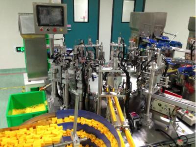 중국 돌기장 기능이 있는 혈액 랜셋 조립 기계 판매용