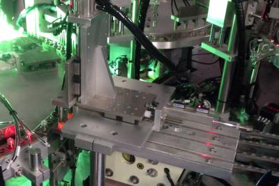 중국 의료 제품 조립 기계에서 높은 기술적 요구 사항이없는 운영자를위한 쉬운 작업 판매용