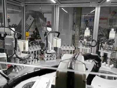 China Automated Capping Machine With High Efficiency Turntable Type Operation Stable Operation for sale