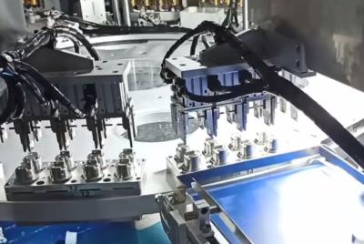 Cina Macchina di montaggio Euro Cap in acciaio inossidabile per sacchetti e bottiglie di infusione IV 99% percentuale di prodotto qualificato in vendita