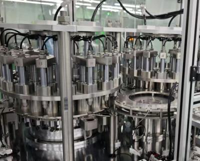 Cina Funzionamento agevole Euro Cap Assembly Machine con sistema di controllo PLC Nessun requisito tecnico in vendita