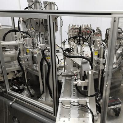 Китай Машина для сборки евроколпачков используется для автоматической сборки колпачков для пластиковых пакетов и бутылок для внутривенных инфузий. продается