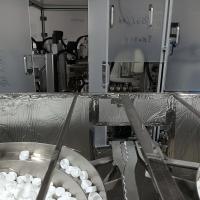 China Heli Cap Assembly Machine with Touch Screen and Frequency Conversion for sale
