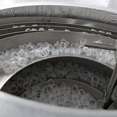 中国 非標準自動ヘリキャップ組立機、ステンレス鋼製で、損傷しにくい。機械は厚くて丈夫な材料で作られています。 販売のため