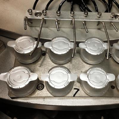 中国 自動ユーロキャップ組立機（点滴静注ボトル用） 販売のため