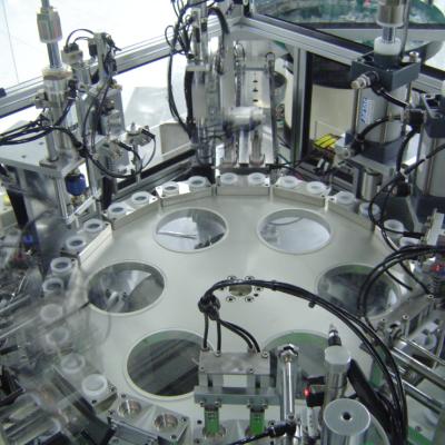 Китай Машина для сборки еврокрышек 4000-12000 крышек/час 220В/50Гц продается