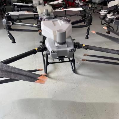 China 50L Dji Agras T50 Global Version Drone With Three Batteries Agrispray Drones for sale