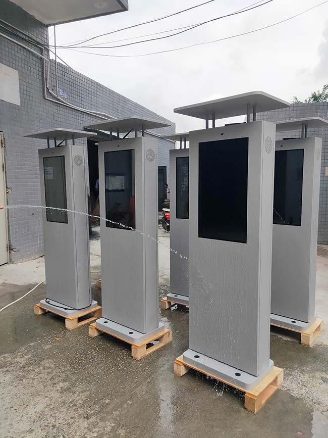 Waterproof 32" Battery Powered LCD Digital Signage Outdoor Kiosk Outdoor Electronic Signs For Business