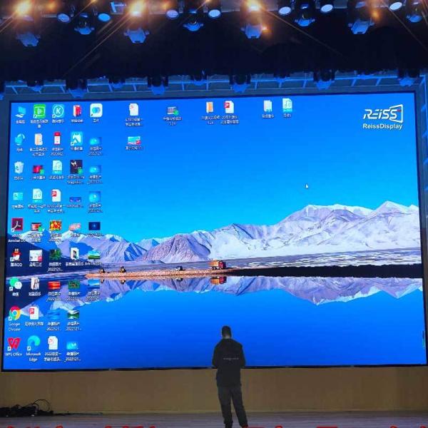 Quality REISS Manufacturer Indoor LED Screen P1.5 P2.5 P3 4K High Quality LED Advertising Display for sale