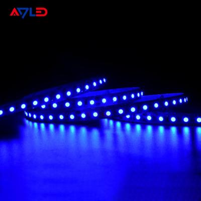 Cina Flessibile SMD3528 LED Light Strip 120 LED/M 5M/Reel Cuttable Tape per la decorazione domestica in vendita