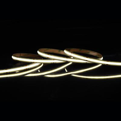 Cina Pannello di alluminio, striscia LED COB senza punti con 528 LED su nastro da 10 mm e colore 2700K/6500K in vendita