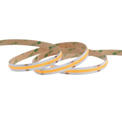 中国 8mm 幅 5M 長さ フリーカット 高密度 飾り付け 照明 柔軟 白い コブ LED ストライプ 販売のため