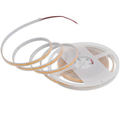 China Vloerverlichting COB LED-strips met 10W/M en 100LM/W efficiëntie in witte kleur Te koop