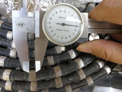 Cina 37 Beads/M Diamond Wire Saw Dia 8.8mm per gli strumenti di taglio a blocchi del granito in vendita