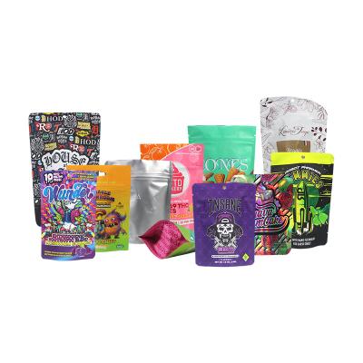 Cina Custom 3.5g Hologram Stand Up Pouch Ziplock Holographic Packaging Bag in vendita