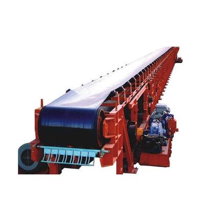 Cina Electric Power Tube Belt Conveyor Metallurgy Sistemi di nastri trasportatori portatili in acciaio al carbonio in vendita