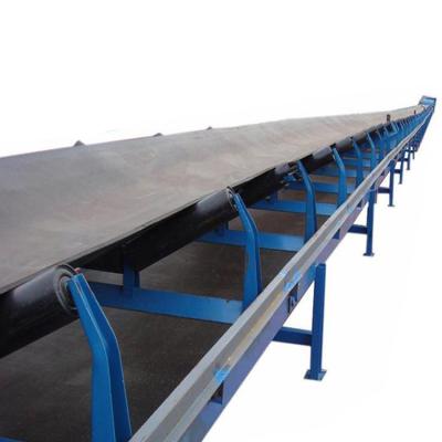 Cina Nastro trasportatore a nastro per tubi in metallurgia chimica Trasportatore per calcestruzzo portatile in acciaio al carbonio in vendita