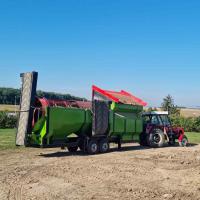 China Heavy Duty Mobile Trommel Screen 1.5x5m 90m3/h for Construction Waste Sorting for sale