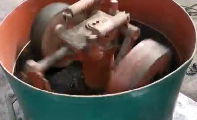 China Charcoal powder coal dust making briquettes line wheel grinding mixer factory price à venda