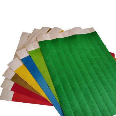 中国 オーダーメイド ロゴ 印刷 イベントやフェスティバルのための Tyvek 紙の腕帯 販売のため