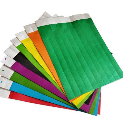 中国 オーダーメイド ロゴ 印刷 イベントやフェスティバルのための Tyvek 紙の腕帯 販売のため