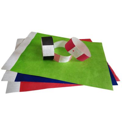 中国 オーダーメイド ロゴ 印刷 イベントやフェスティバルのための Tyvek 紙の腕帯 販売のため