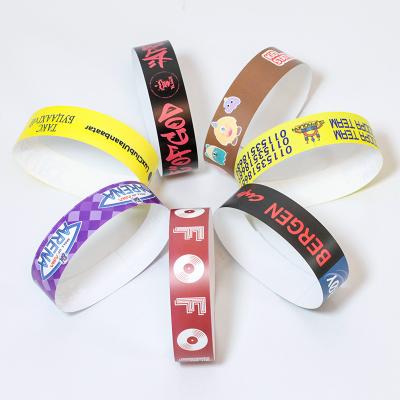 中国 Pool Party Festival VIP Entry Tyvek Wristbands with Bar Coding and Adjustable Design 販売のため