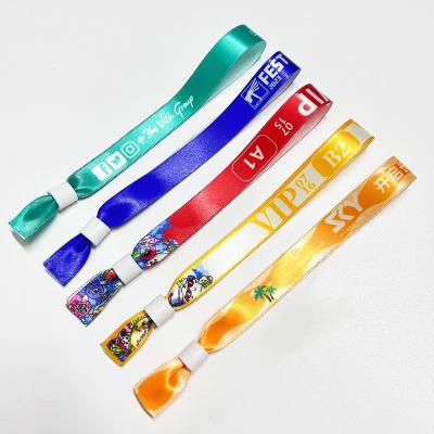 Cina Evento promozionale Braccialetti di stoffa tessuta con OEM e logo personalizzato accettabili in vendita
