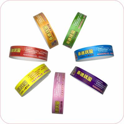 Cina Braccialetti di carta Tyvek personalizzabili impermeabili per riunioni di festa e controllo della folla in vendita