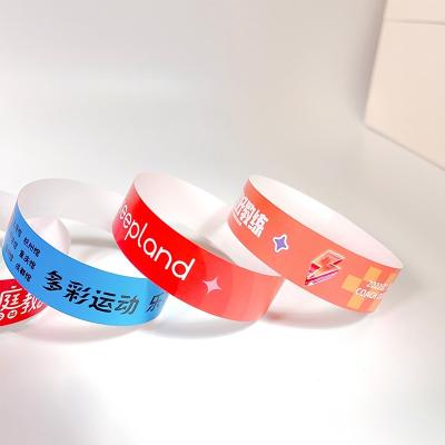 中国 順番番号のタイベック腕帯 防水 パーソナルロゴのフルカラー印刷 販売のため