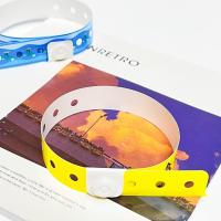 China Customized Vinyl PVC L-Shaped Wristbands for Conference Attendee Identification for sale