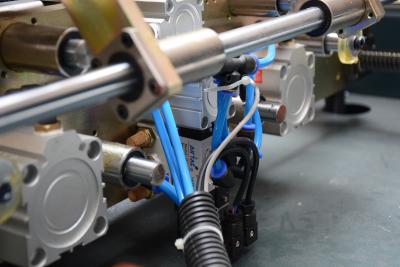 China Máquina de formação automática/máquina de envolvimento rígida da caixa à venda