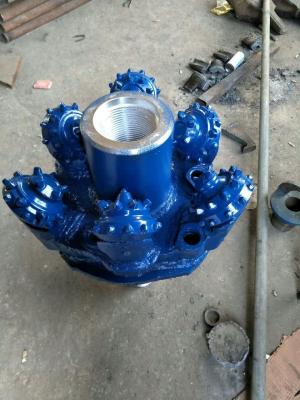 Cina 700 mm 28 pollici assemblato bit hole Openerr per pozzo d'acqua e perforazione verticale in vendita
