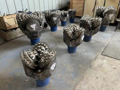 Cina Fornitura di fabbrica Direttamente 393.7mm 15 1/2 pollici IADC537 Tci Tricone Drill Bit in vendita